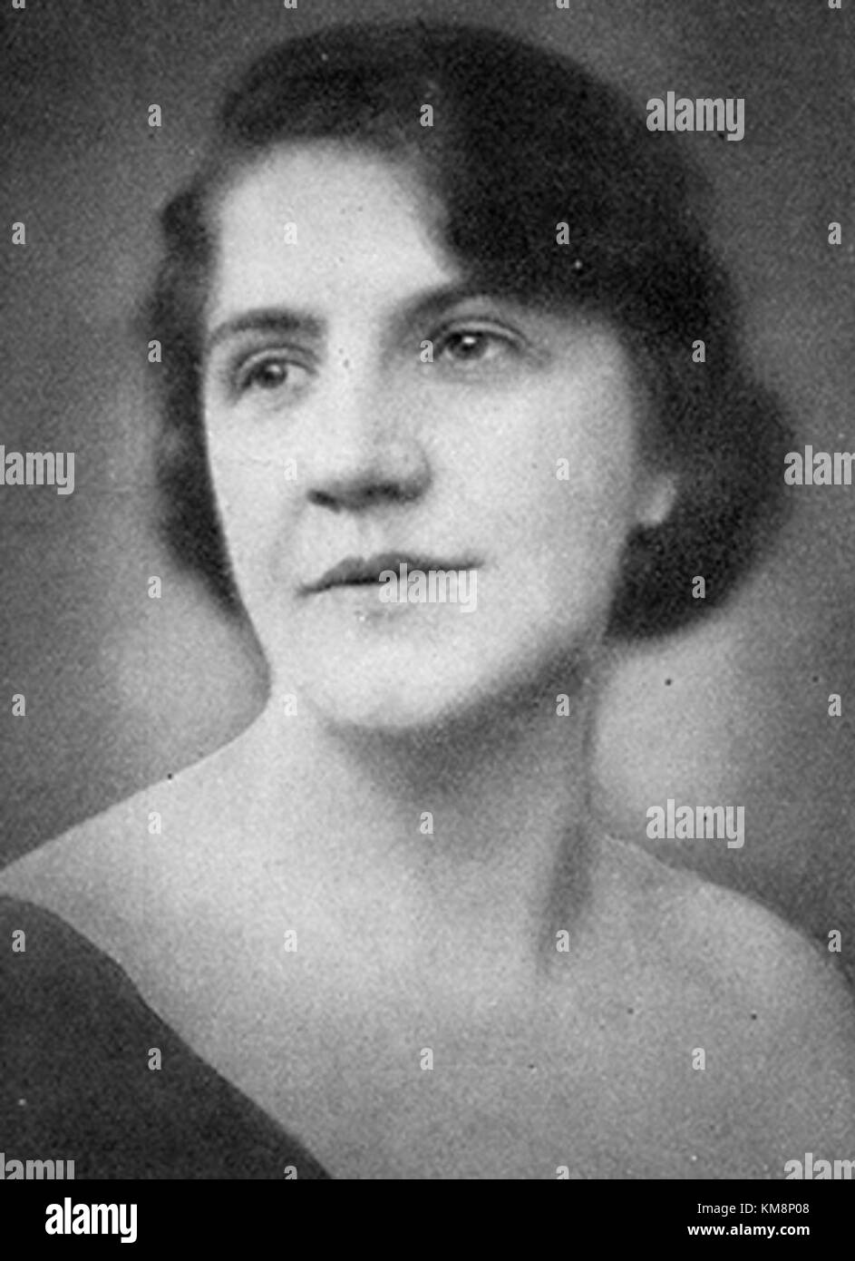 Lisa Steier Scenen is a historical performance from 1928. It showcases ...