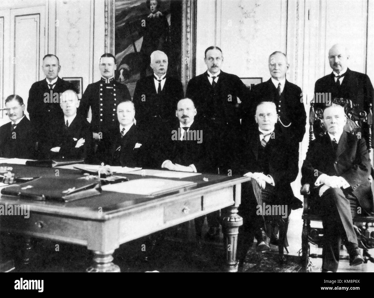 Formation of a government hi-res stock photography and images - Alamy