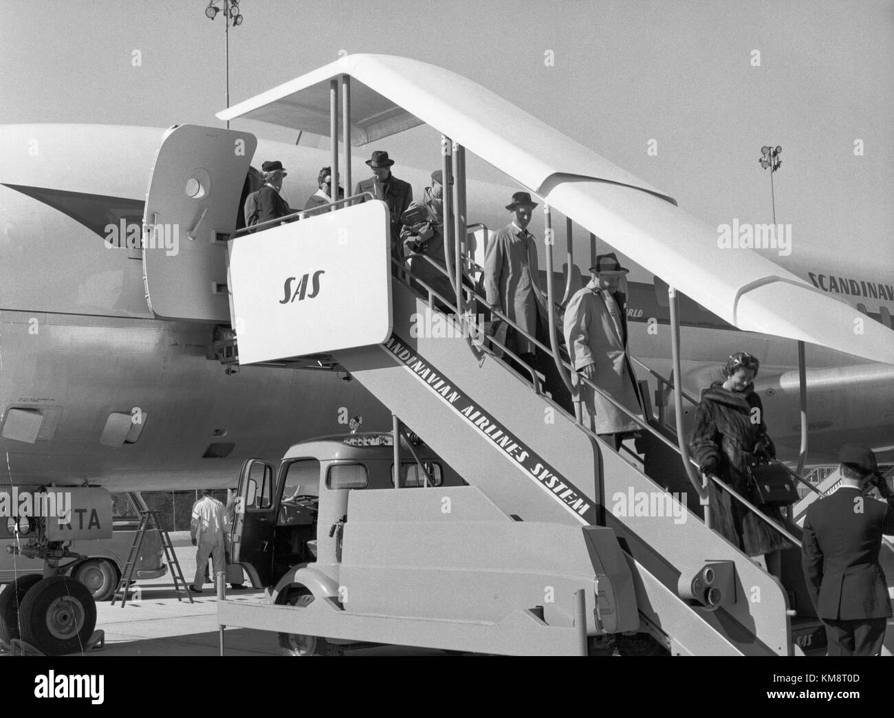 The SAS DC-8-33, a jet airliner, was used by Scandinavian Airlines ...