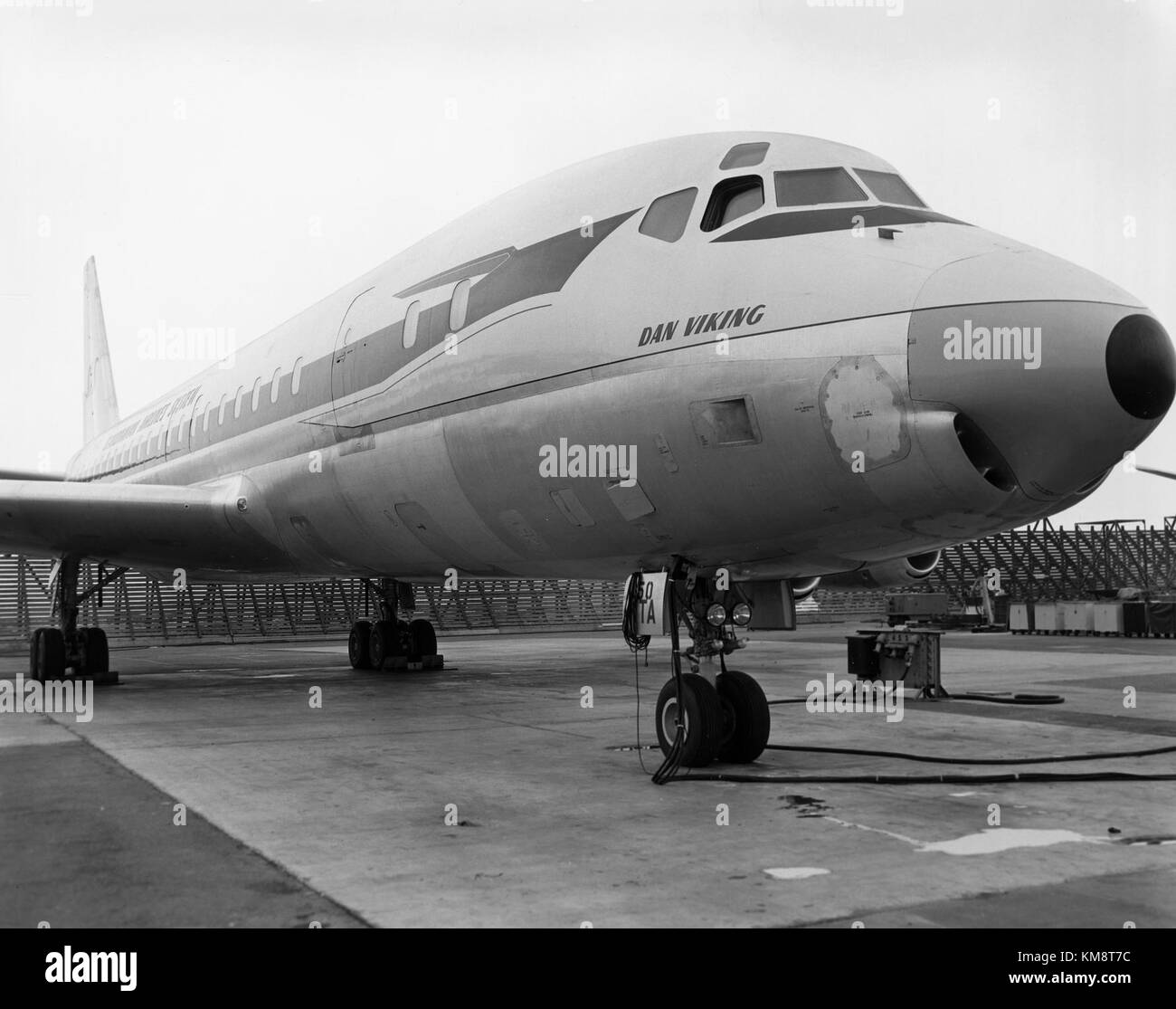 The SAS DC-8 33 (11) is a model of a commercial airliner used by ...