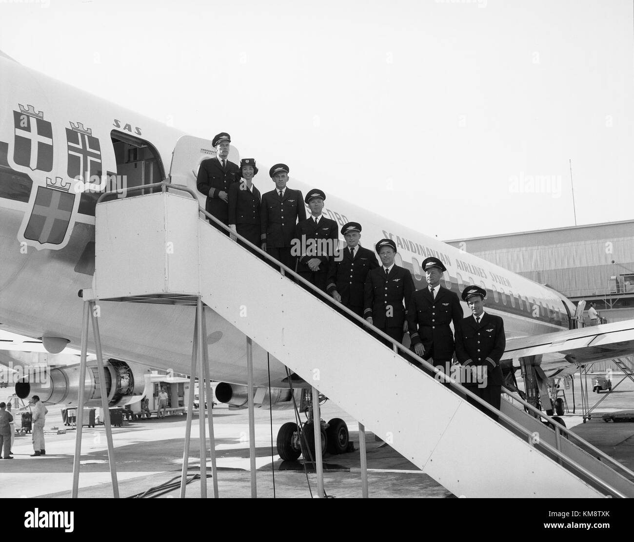 Dc 8 33 hi-res stock photography and images - Alamy