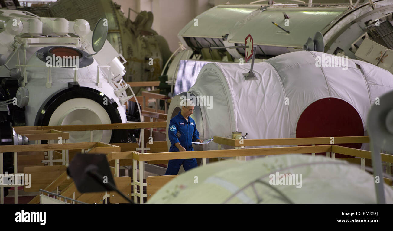 International space station modules hi-res stock photography and images ...