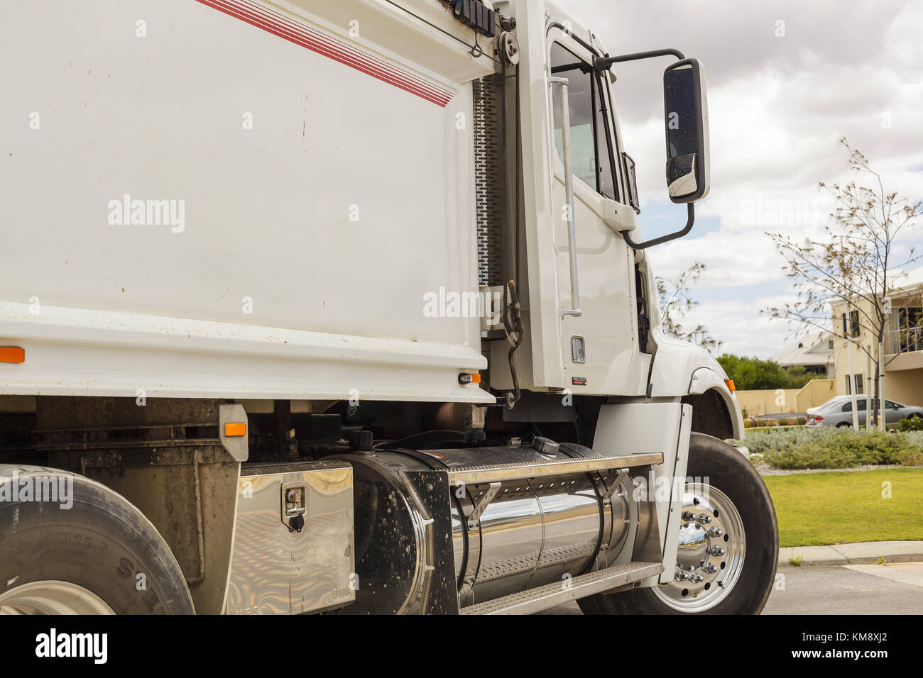 Rear Tipping Dump Truck Stock Photos & Rear Tipping Dump Truck Stock ...
