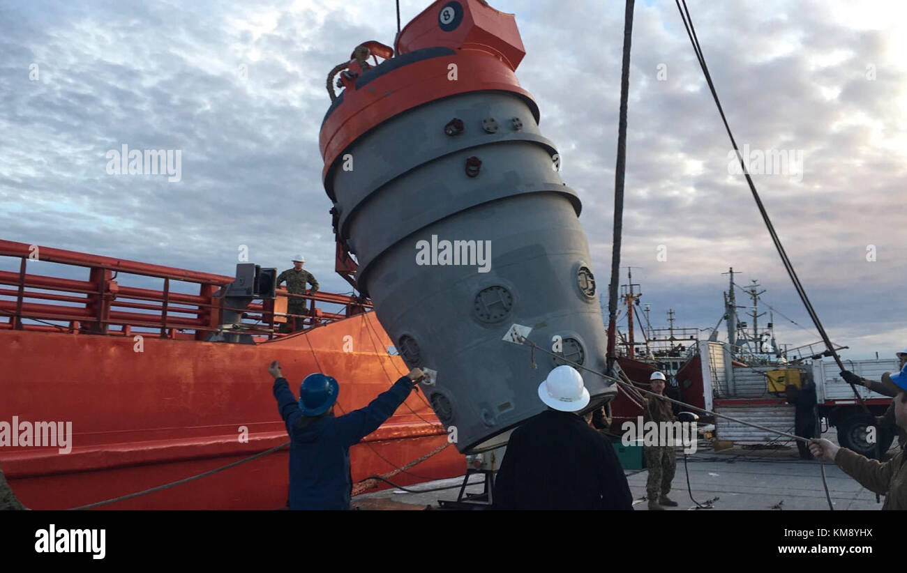 sailors from undersea rescue command (urc) and argentines load ...