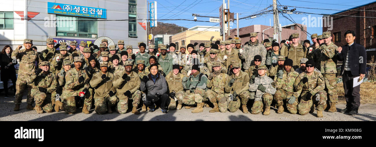 soldiers with 210th field artillery brigade, 2nd infantry division/rok ...