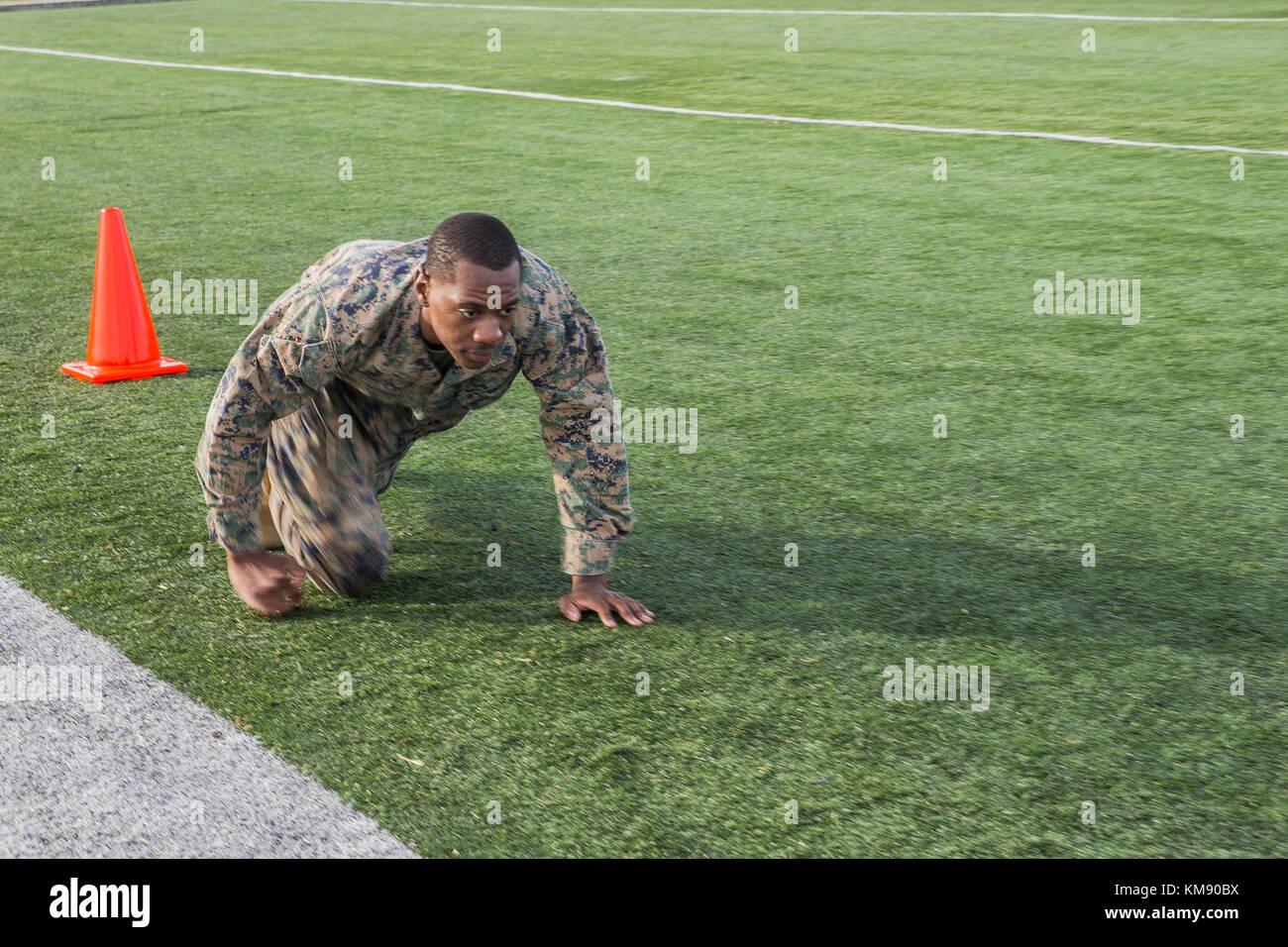 u.s. marine corps staff sgt. antwan givens, transmission chief with 9th ...