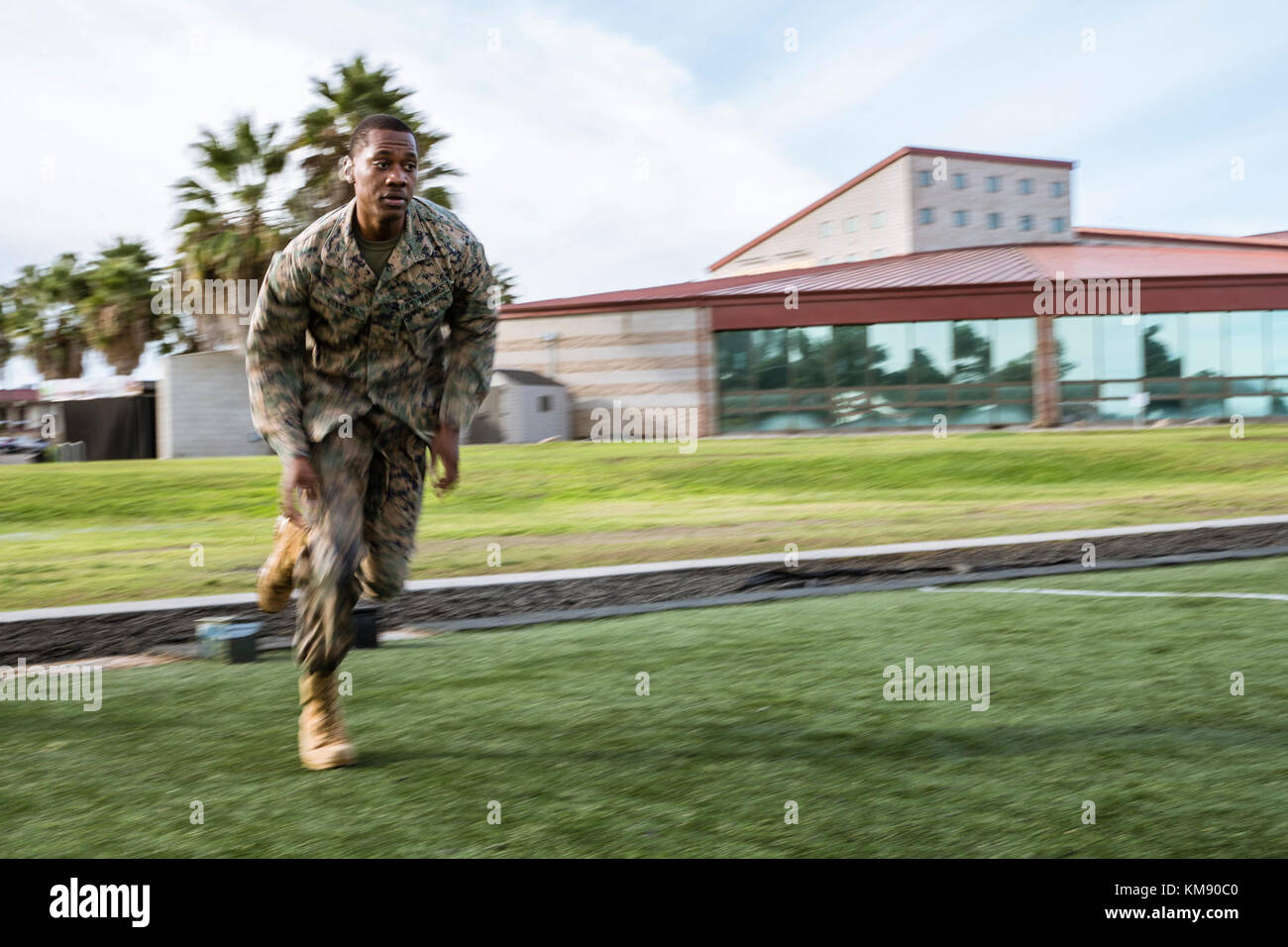 u.s. marine corps staff sgt. antwan givens, transmission chief with 9th ...