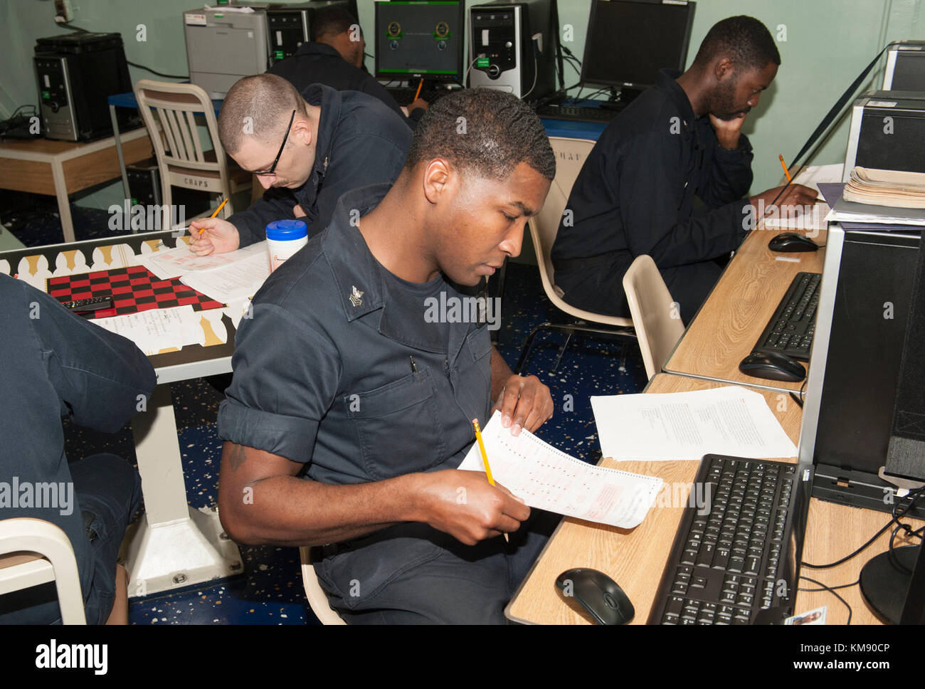 Sailors assigned to the amphibious assault ship USS America (LHA 6 ...