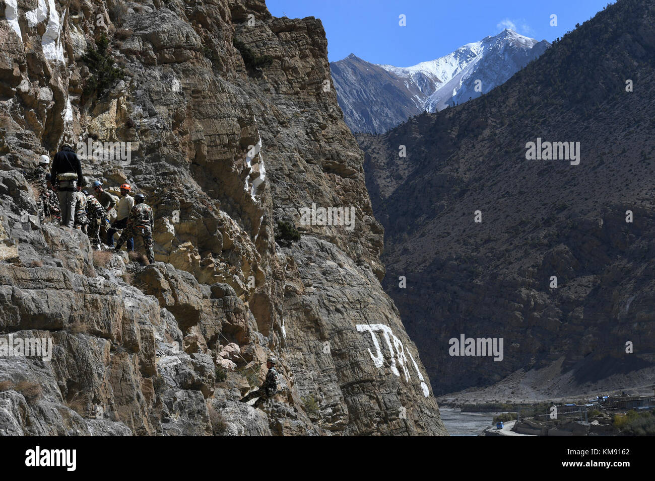 U.S. Air Force 320th Special Tactics Squadron members and Nepalese ...