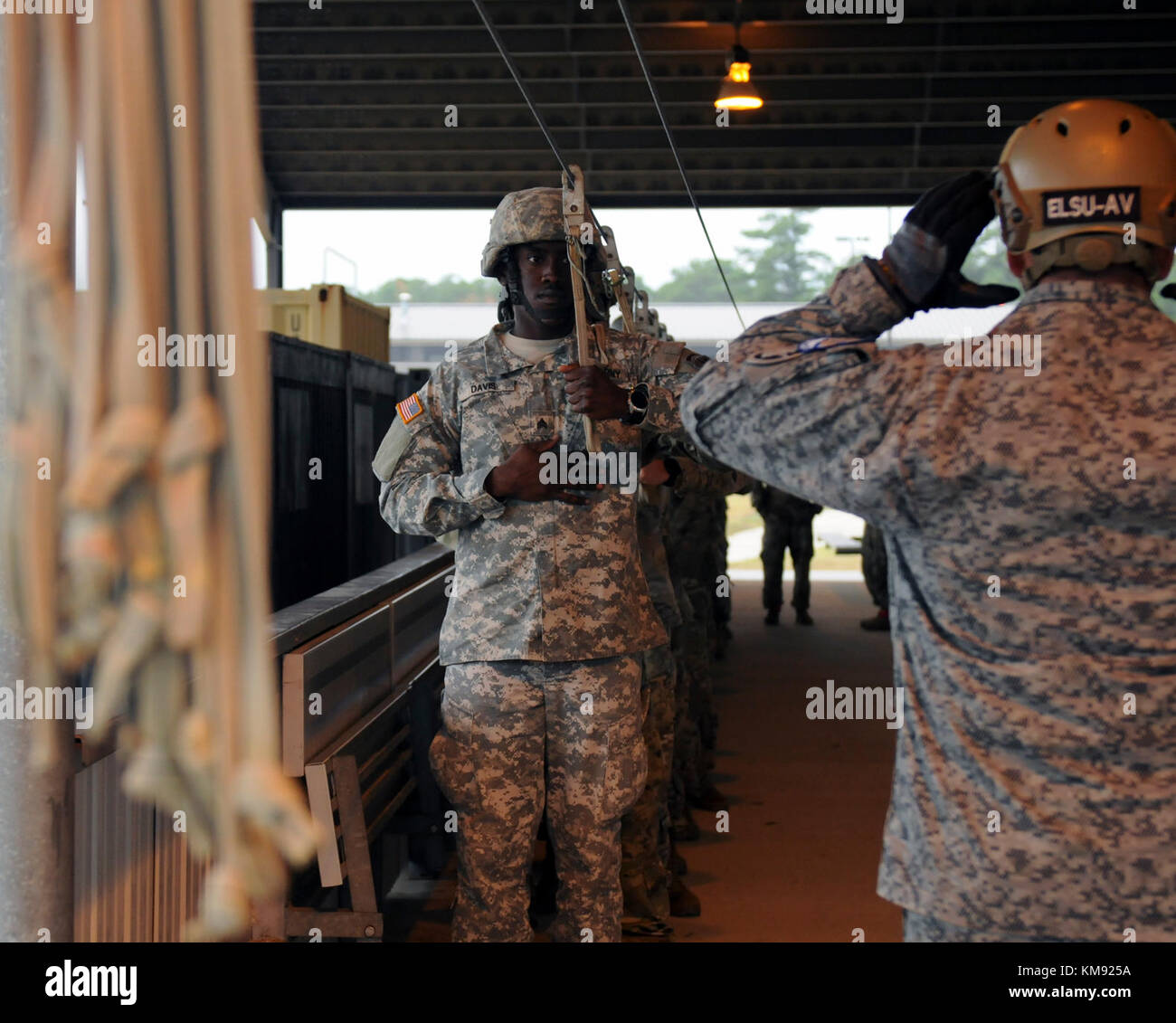 U.S. Army paratroopers practice airborne operations on the ground ...