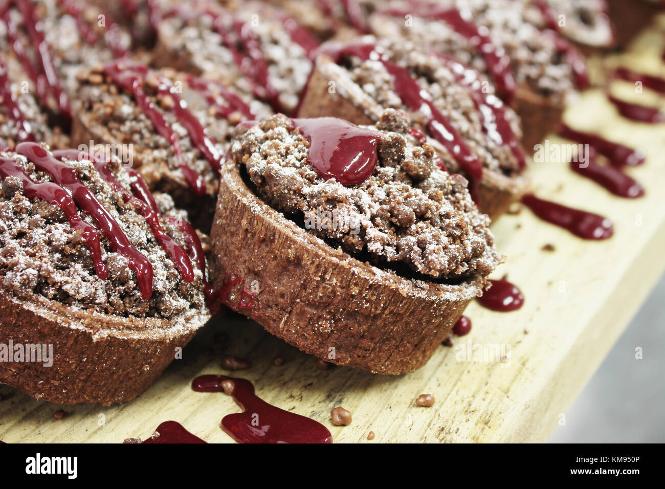 Plating pudding hi-res stock photography and images - Alamy