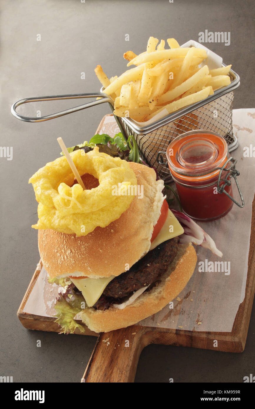 gourmet burger plated meal Stock Photo - Alamy