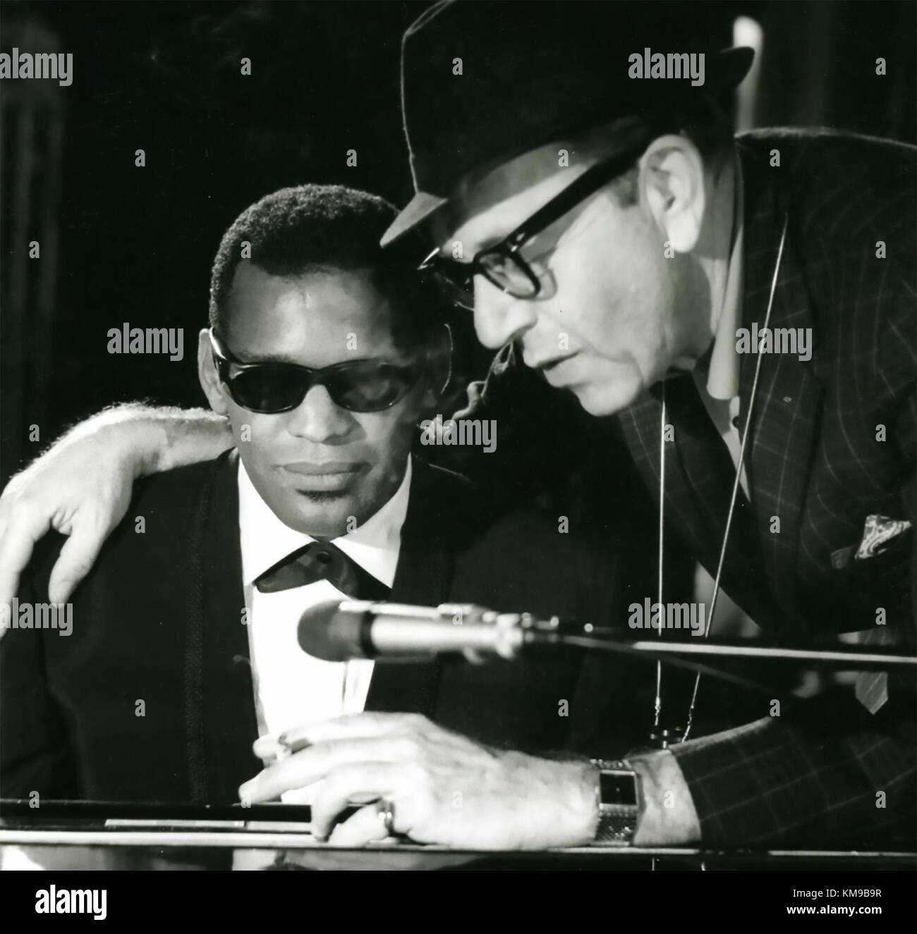 Blue ray hi-res stock photography and images - Alamy