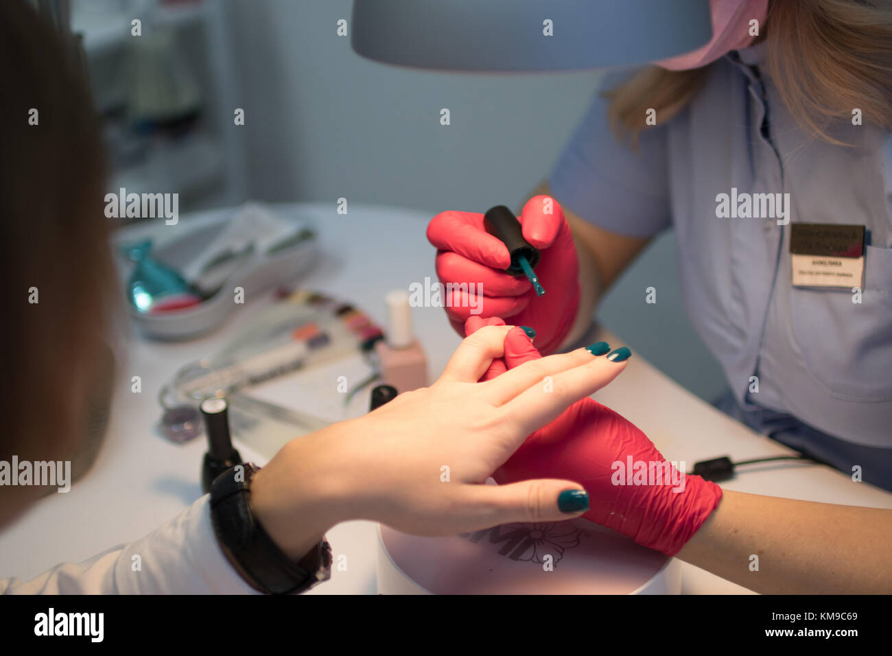 Beauty salon master hi-res stock photography and images - Alamy