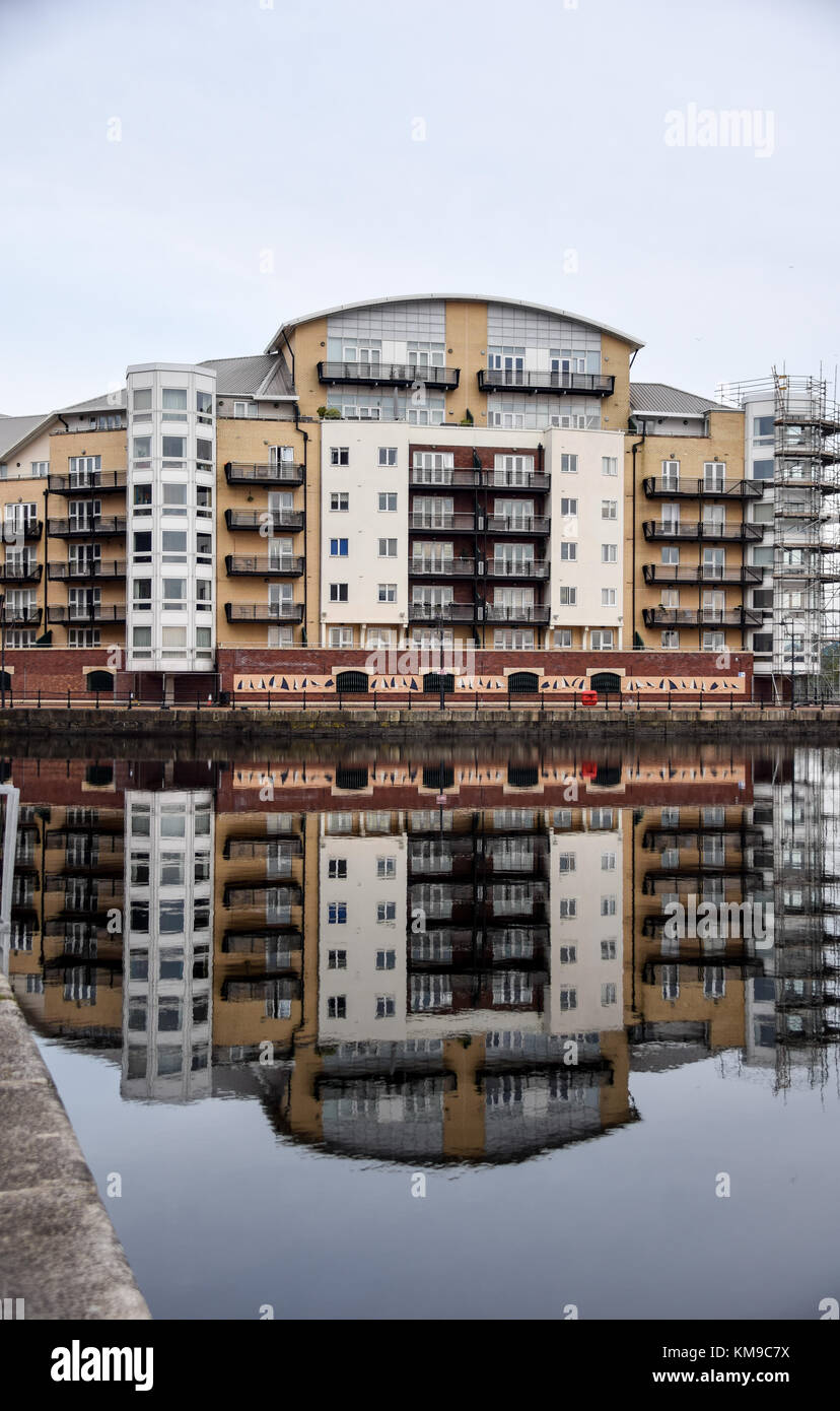 Cardiff flats hi-res stock photography and images - Alamy