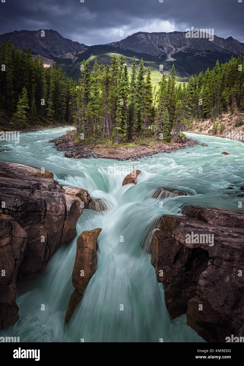 Sunwapta falls canada hi-res stock photography and images - Alamy