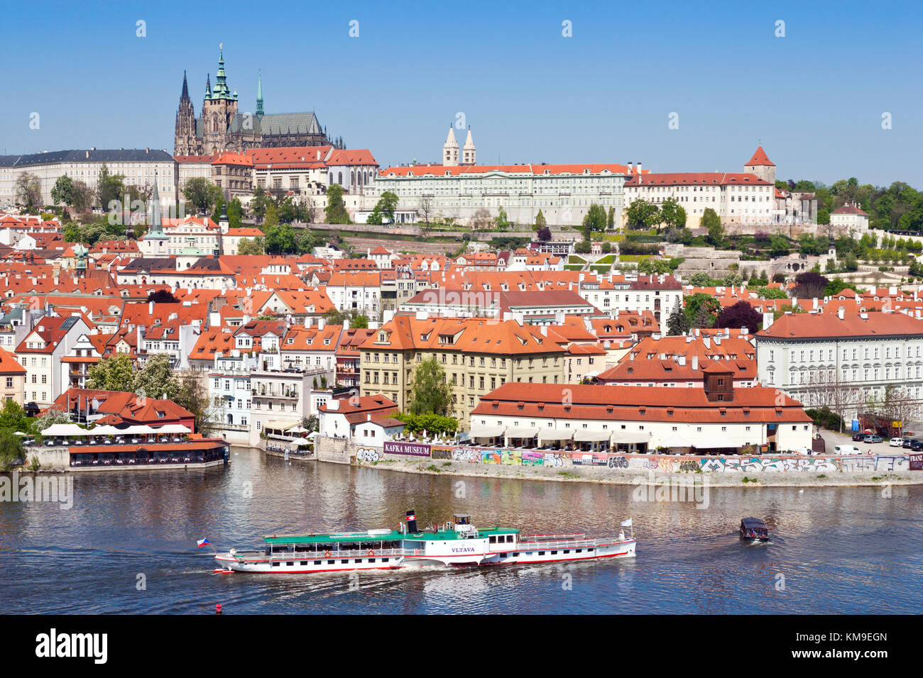 Prazsky hrad, chram sv. Vita a Mala Strana, Praha (UNESCO), Ceska ...