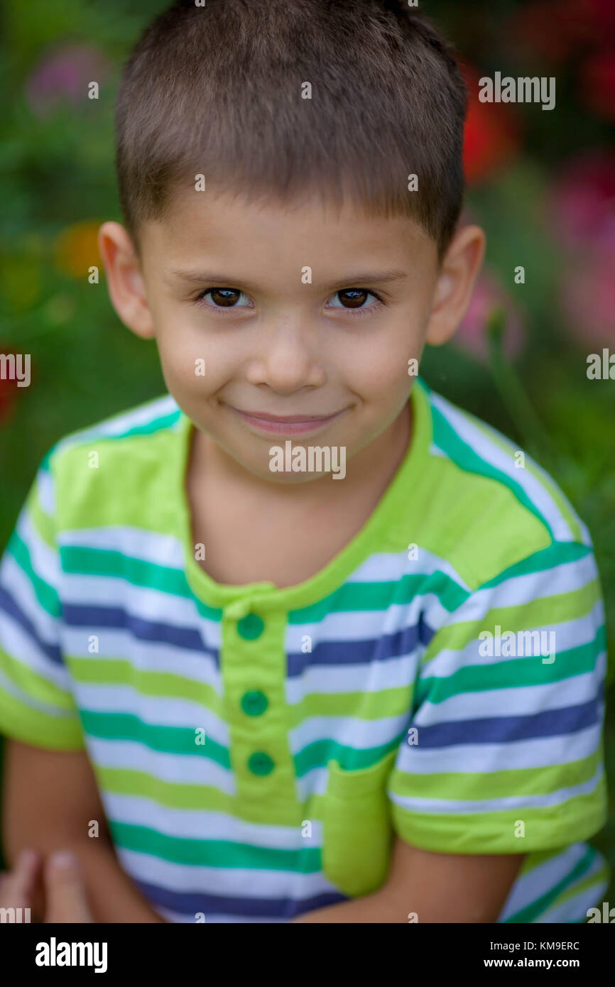 Portrait of a smiling boy Stock Photo - Alamy