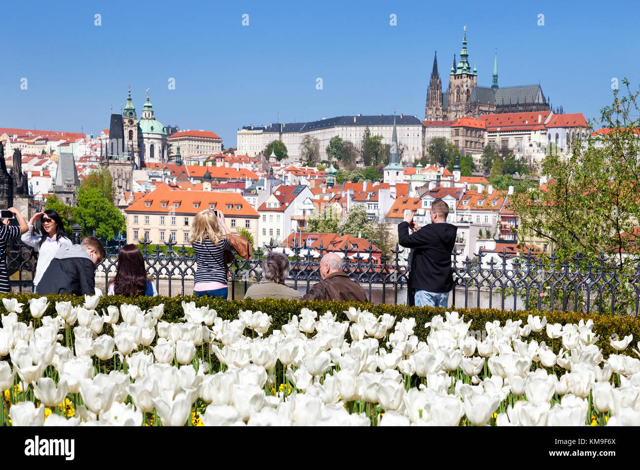 Krizovnicke square, Lesser Town, st. Vitus cathedral and Prague Castle ...