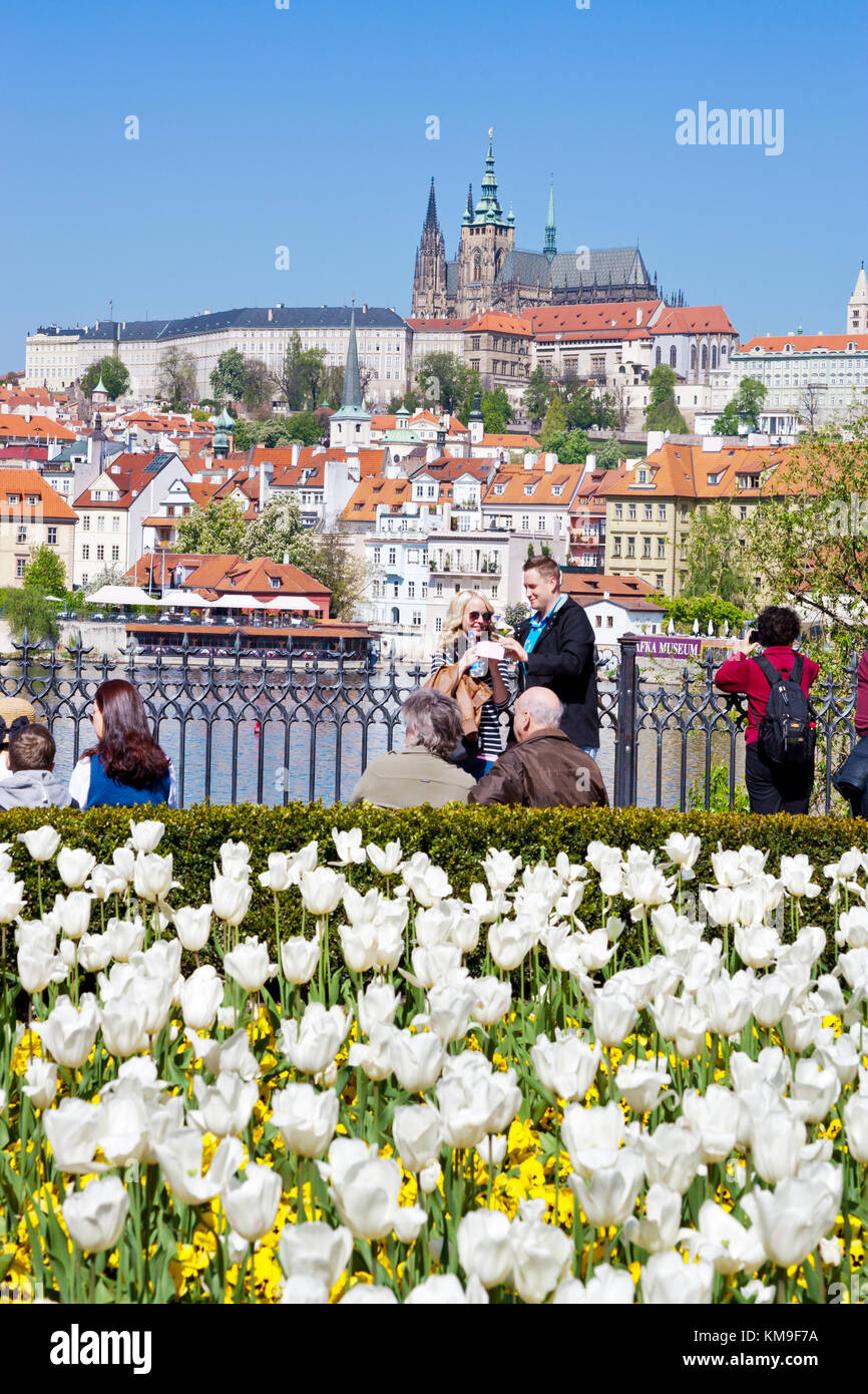 Krizovnicke square, Lesser Town, st. Vitus cathedral and Prague Castle ...