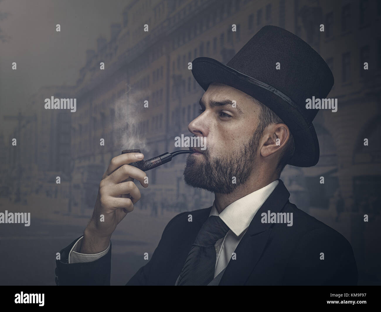 Englishman detective, retro style male portrait Stock Photo - Alamy