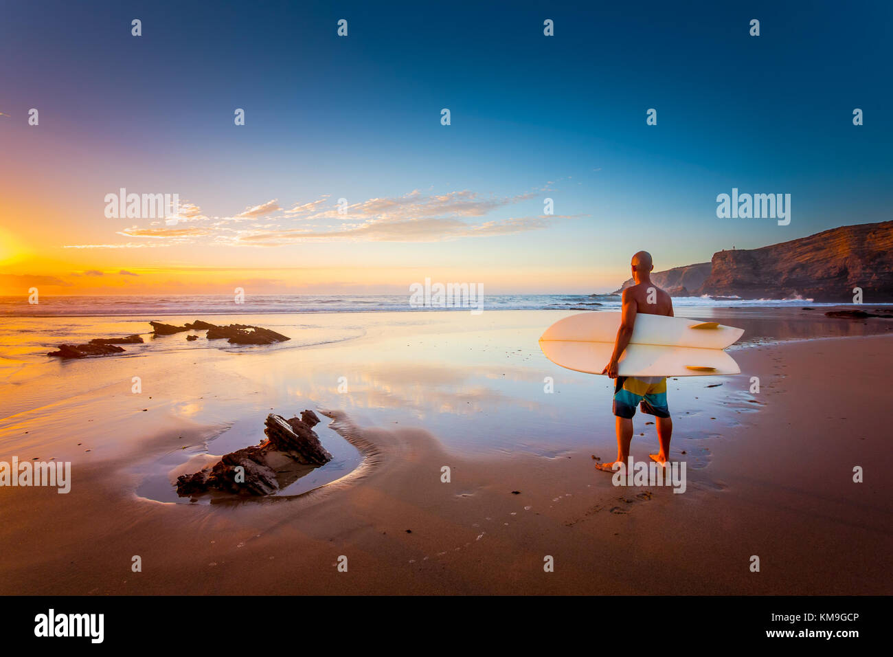 Men man ocean beach sea water waves hi-res stock photography and images ...