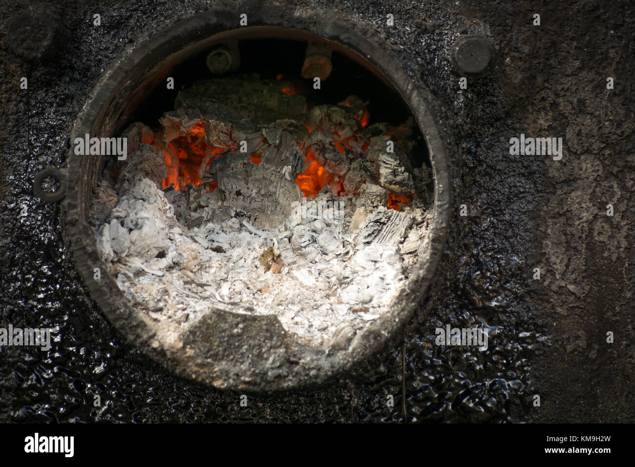 Hot bitumen road flame hi-res stock photography and images - Alamy