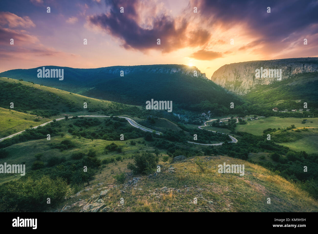 Turda Gorge (Cheile Turzii) panorama at sunset, natural reserve ...