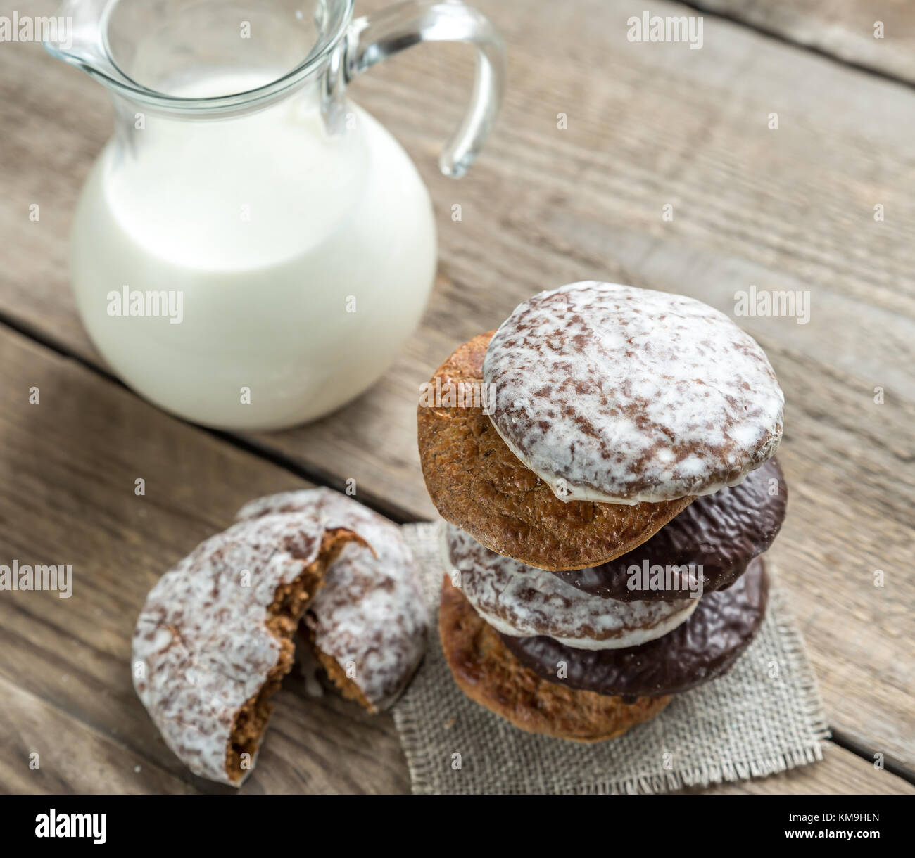Glazed gingerbread cakes Stock Photo - Alamy
