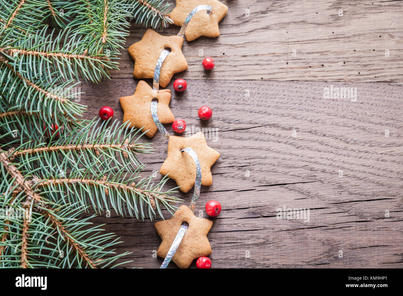 Gingerbread star garland Stock Photo - Alamy