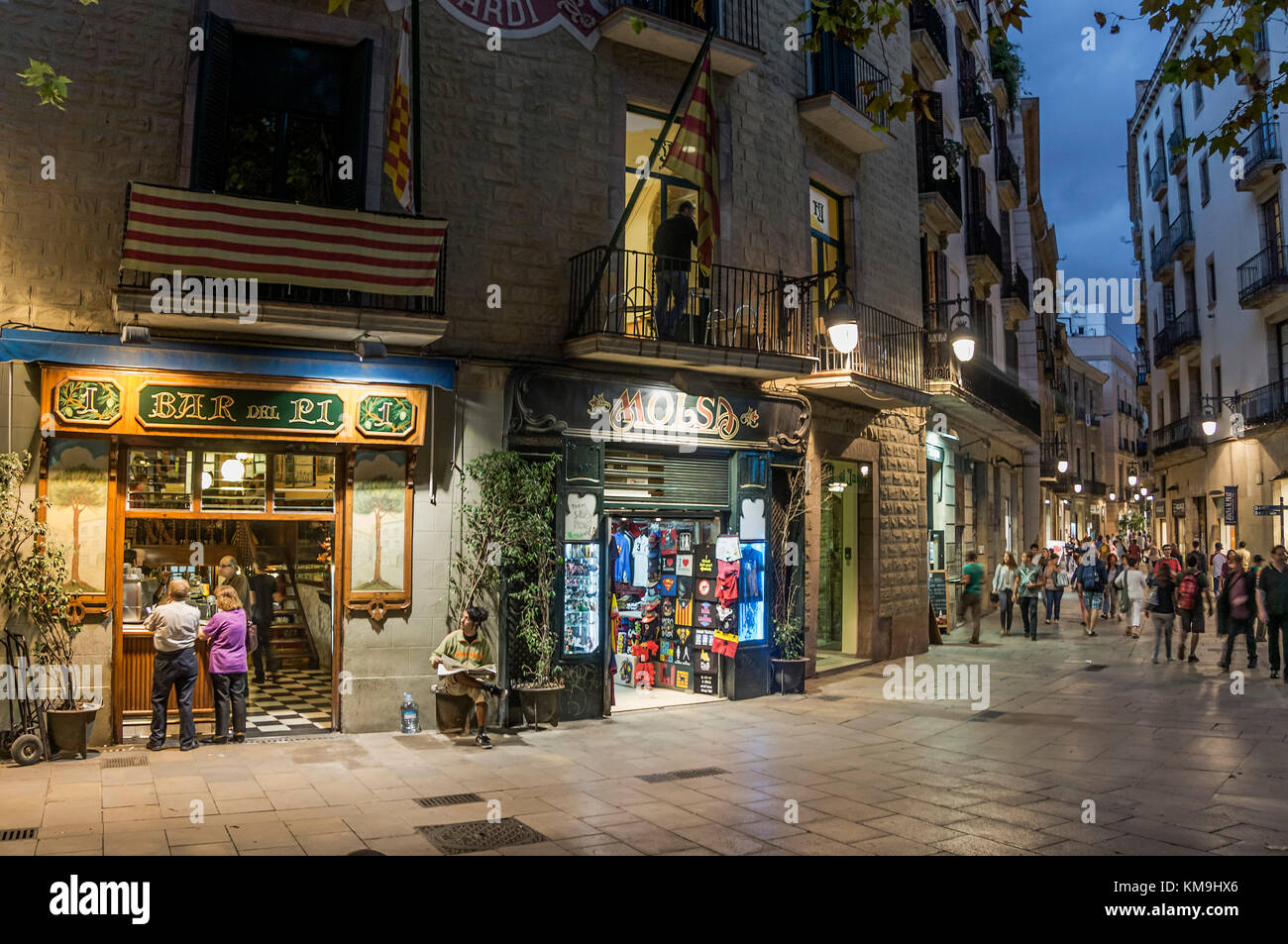 Bar del Pi, Plaça Sant Josep Oriol, Barrio Gotic, Barcelona, Spain ...