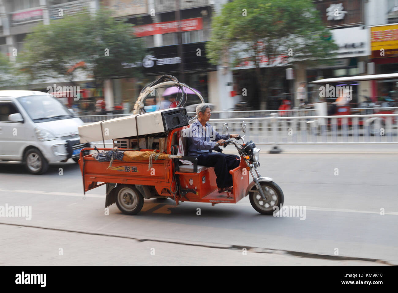 Motorised pedicab in Yangshuo county, Guilin, China Stock Photo - Alamy