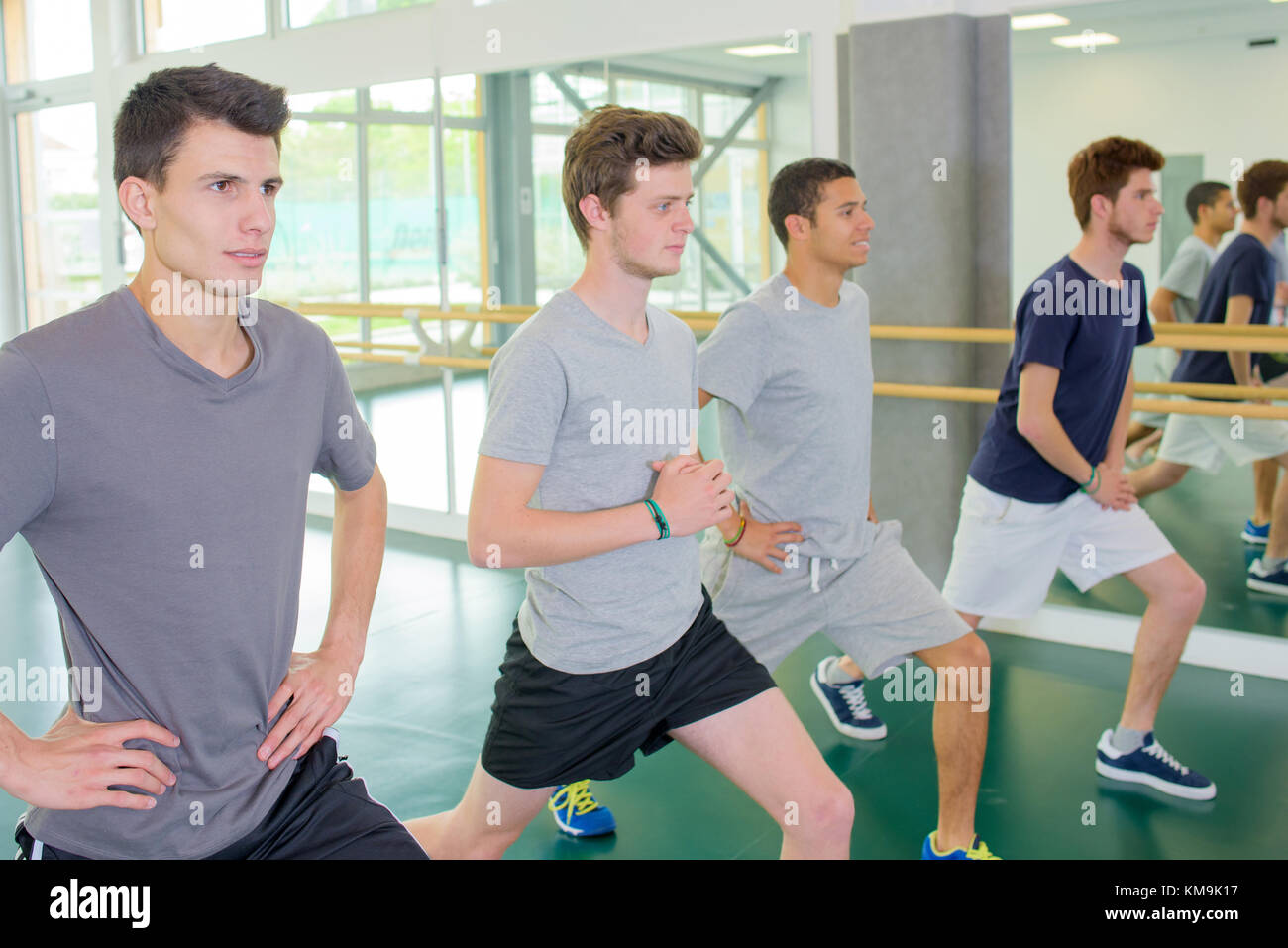 boys working out Stock Photo - Alamy