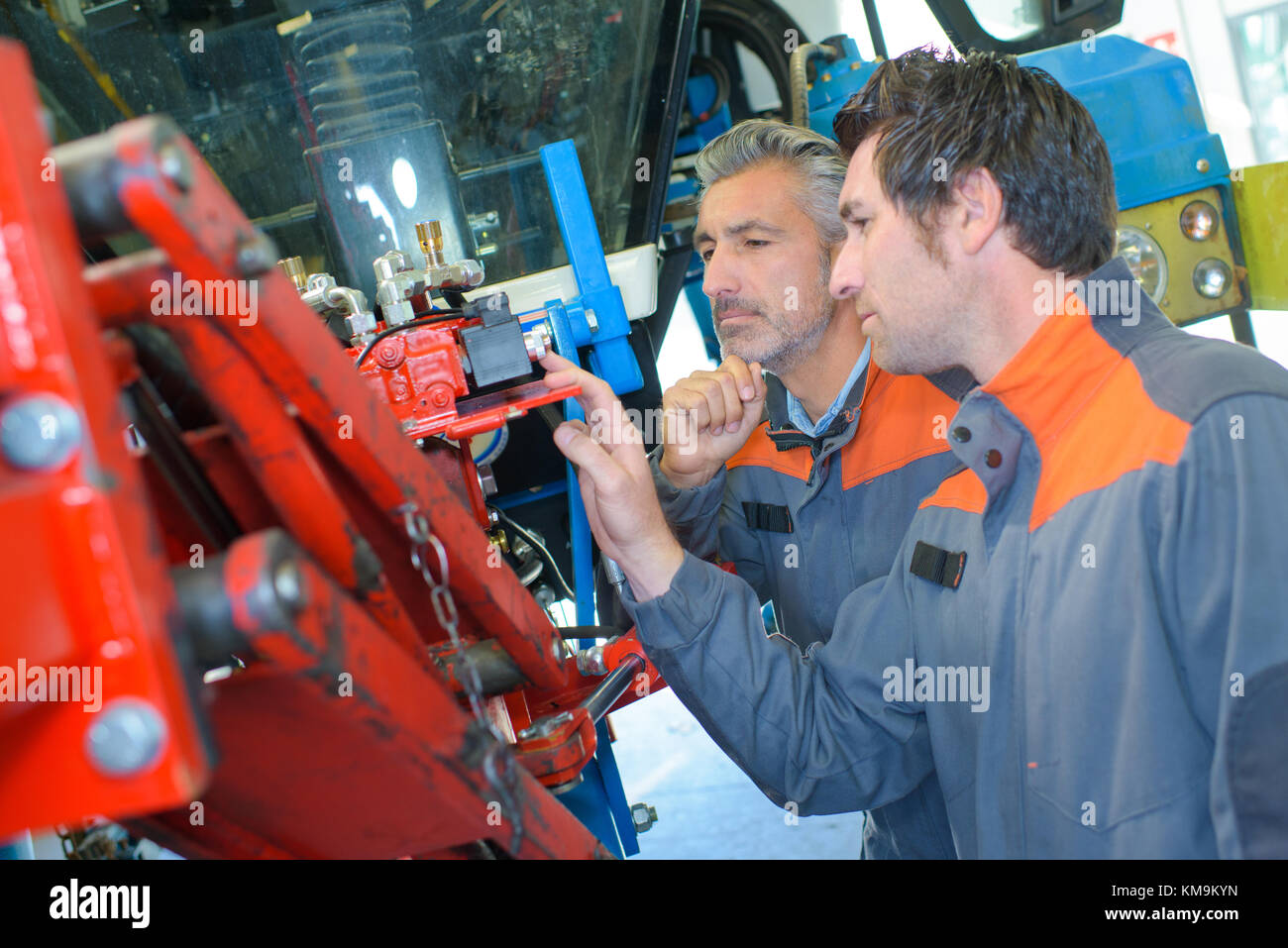 Heavy equipment with grease hi-res stock photography and images - Alamy