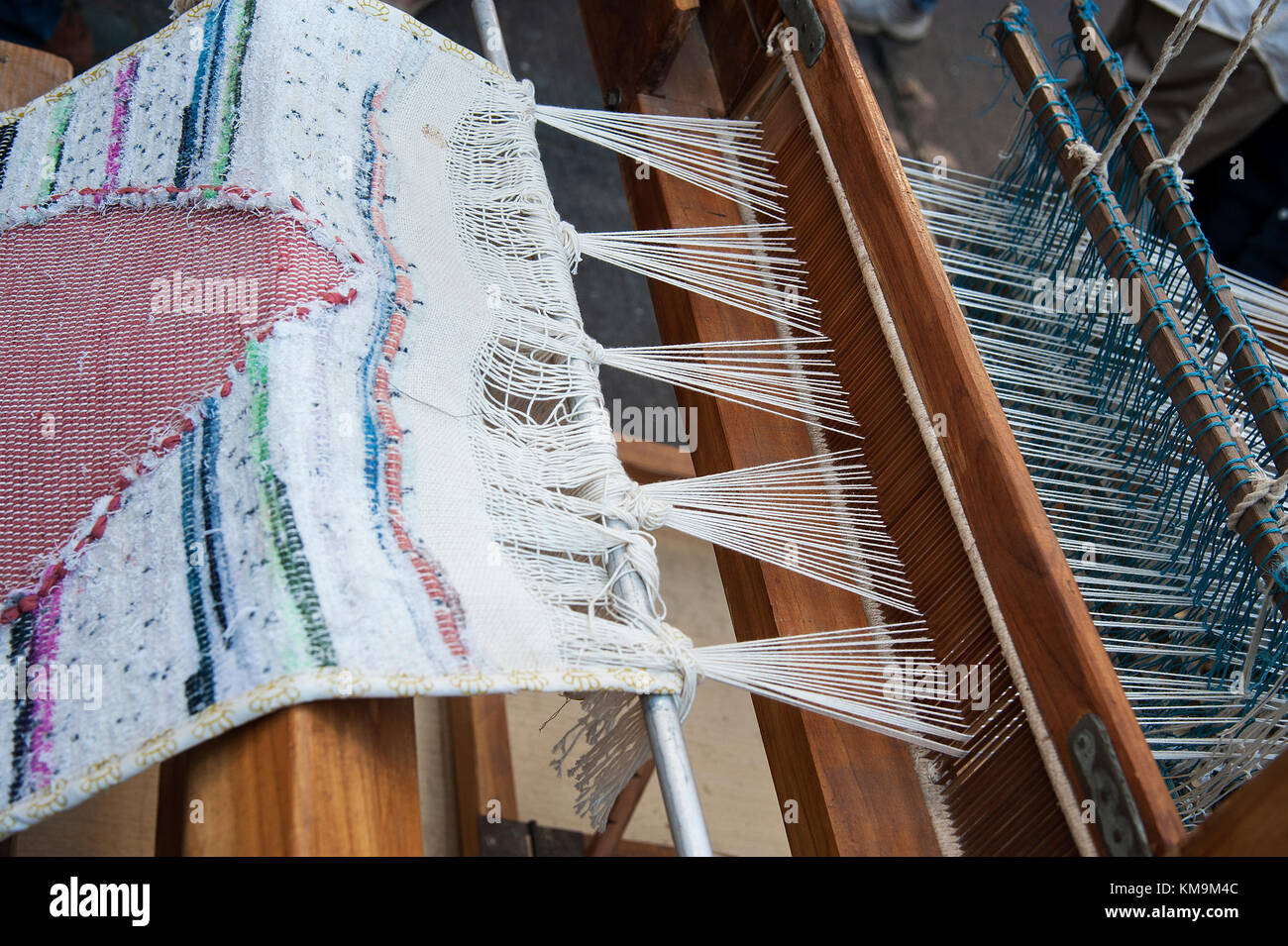 Manual weaving hi-res stock photography and images - Alamy