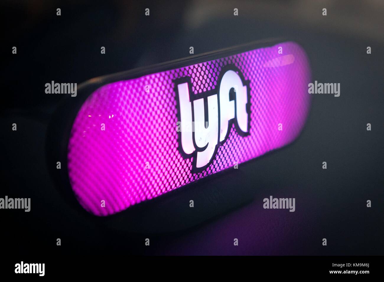 Lyft Balloon Logo