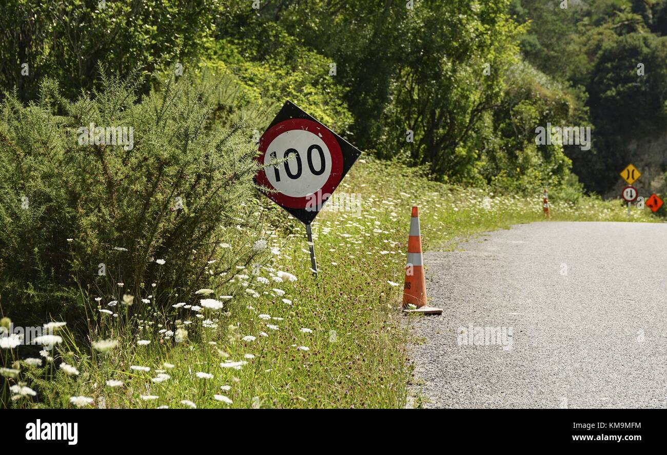 100 kilometres an hour hi-res stock photography and images - Alamy