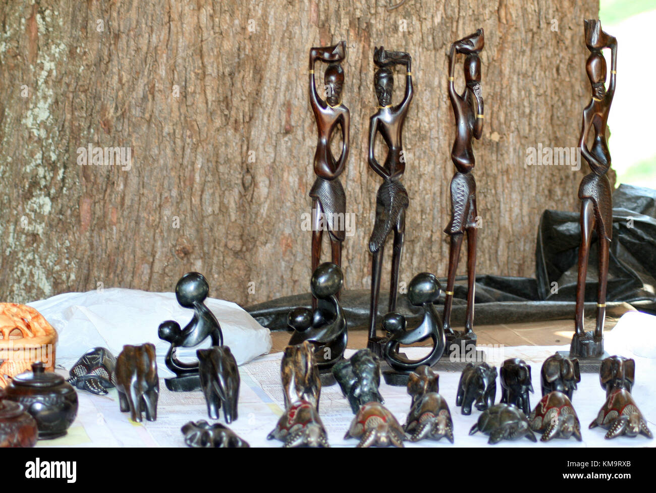 South africa traditional crafts hi-res stock photography and images - Alamy