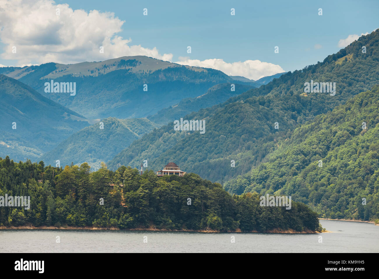 Vidra lake hi-res stock photography and images - Alamy