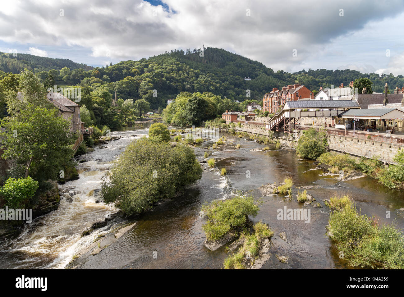 Llangollen, View from Castle St bridge, with the River Dee and the ...