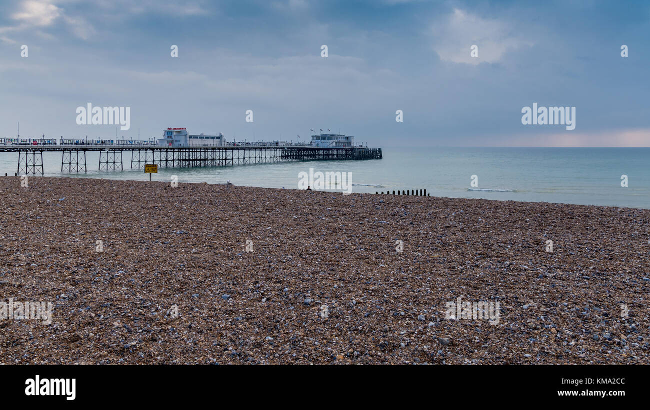 Worthing Pier and coast, West Sussex, England, UK Stock Photo - Alamy