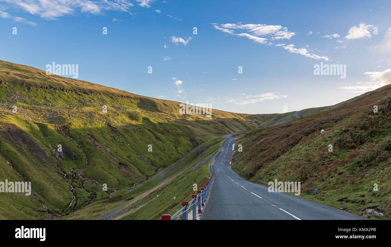 Buttertubs Pass between Thwaite and Simonstone, Yorkshire Dales, North ...