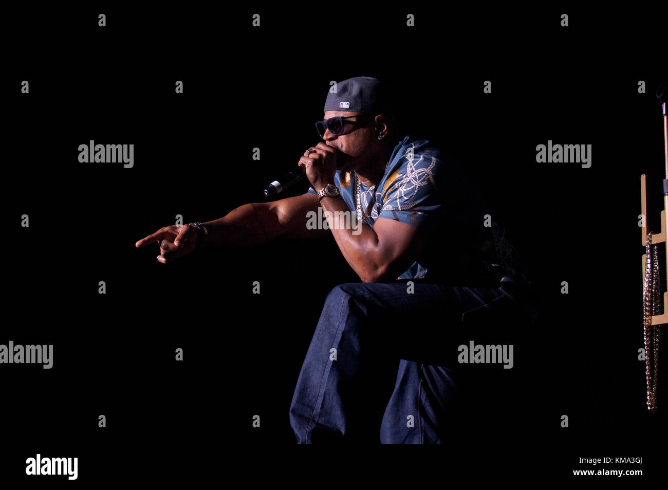 OAKLAND, CA - SEPTEMBER 6: LL Cool J performs at KBLX Hot Summer Nights ...