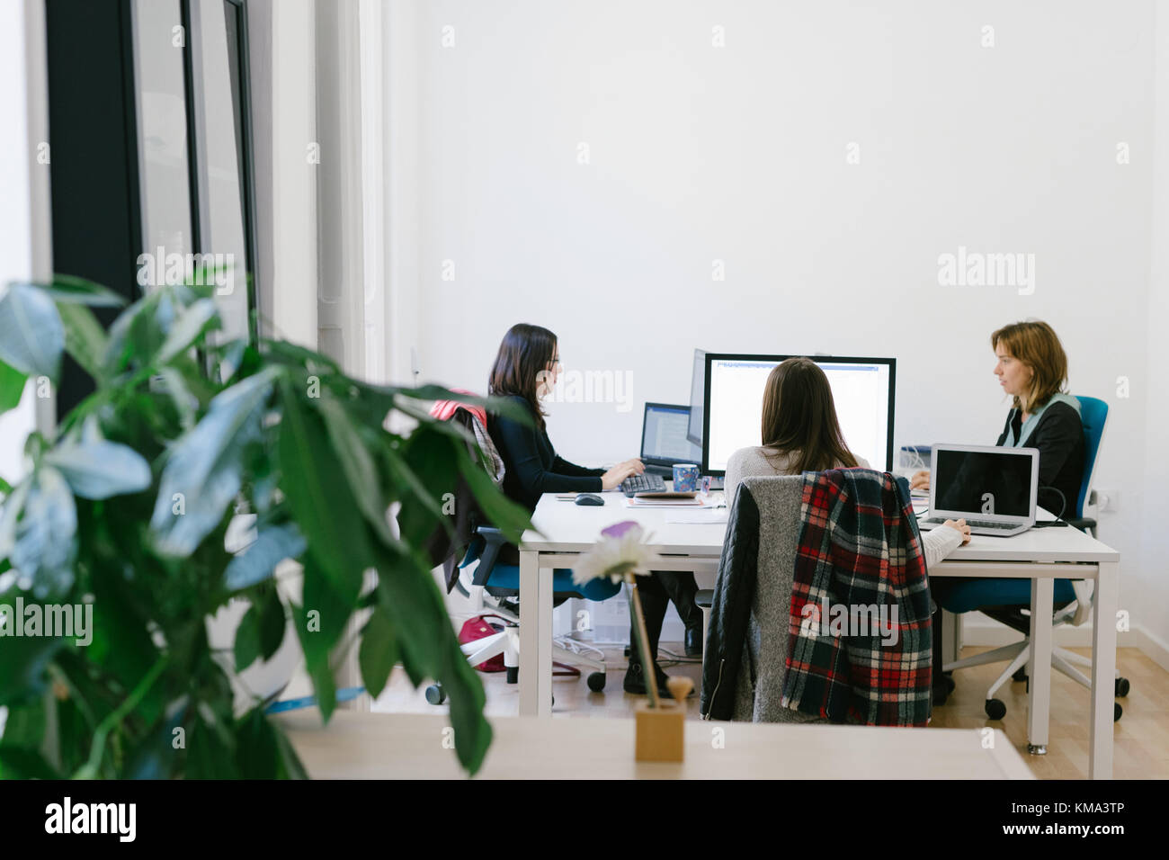 Womanteam hi-res stock photography and images - Alamy