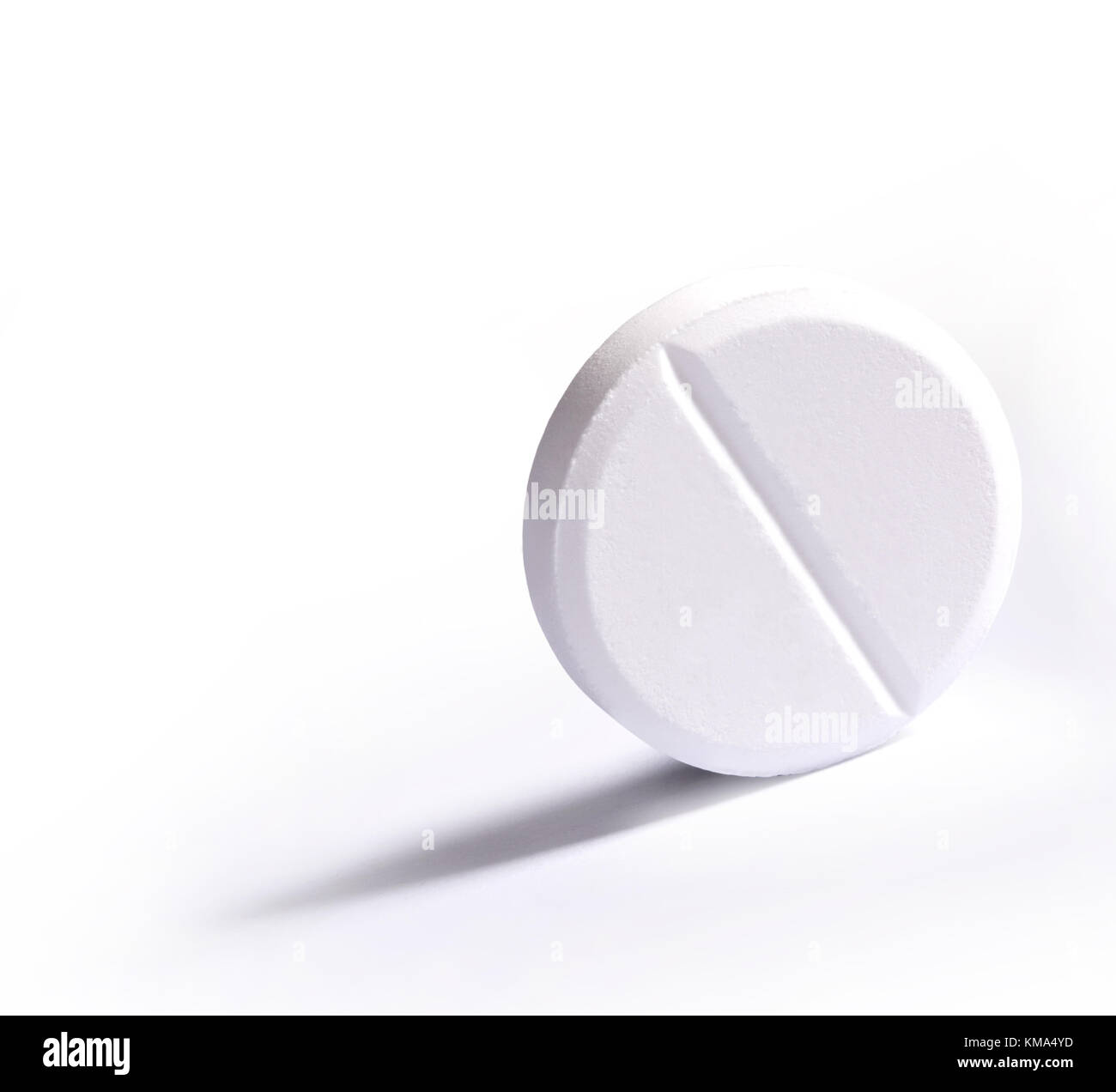 medical pill - tablet on the white Stock Photo - Alamy