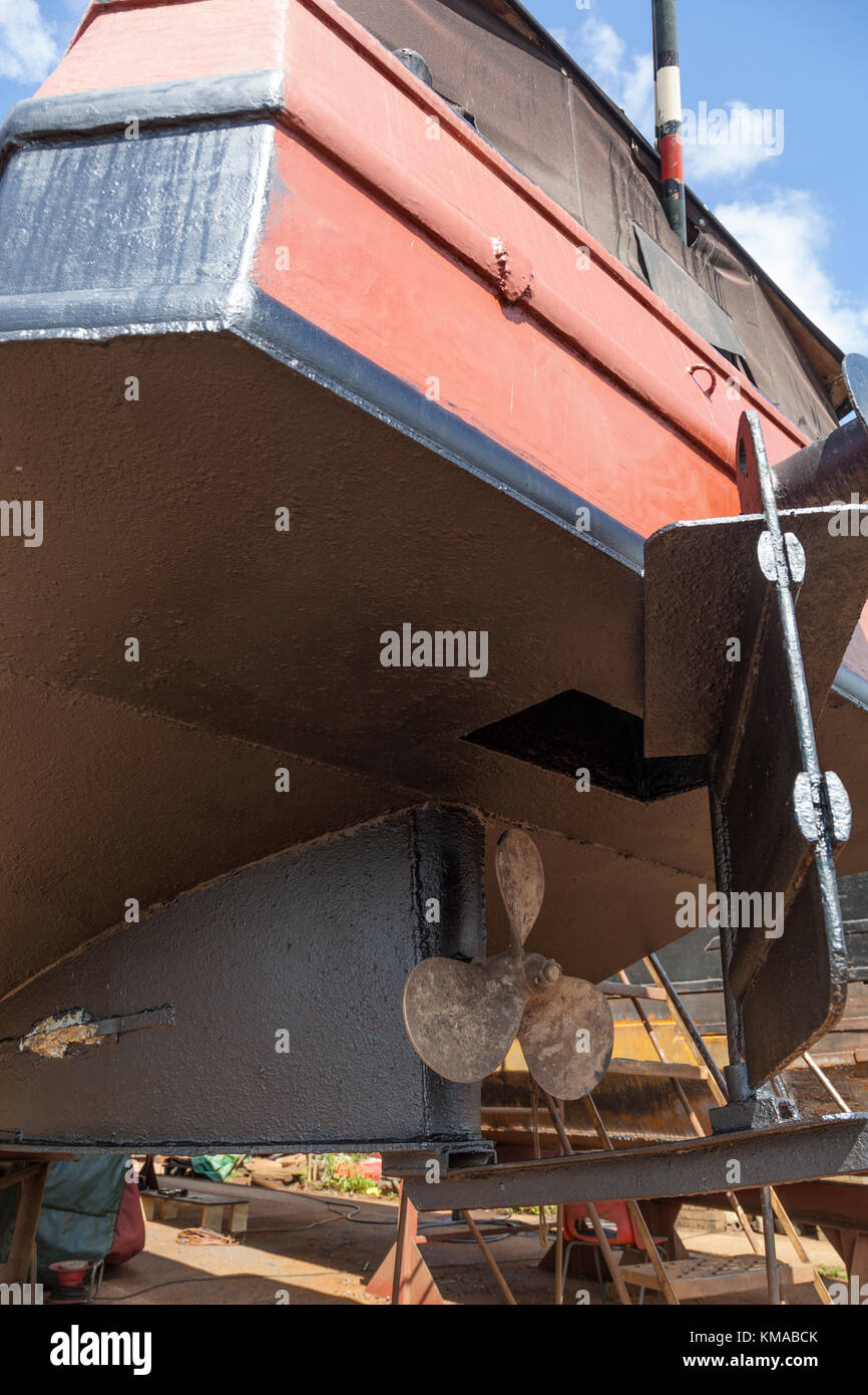 Underneath boat hi-res stock photography and images - Alamy