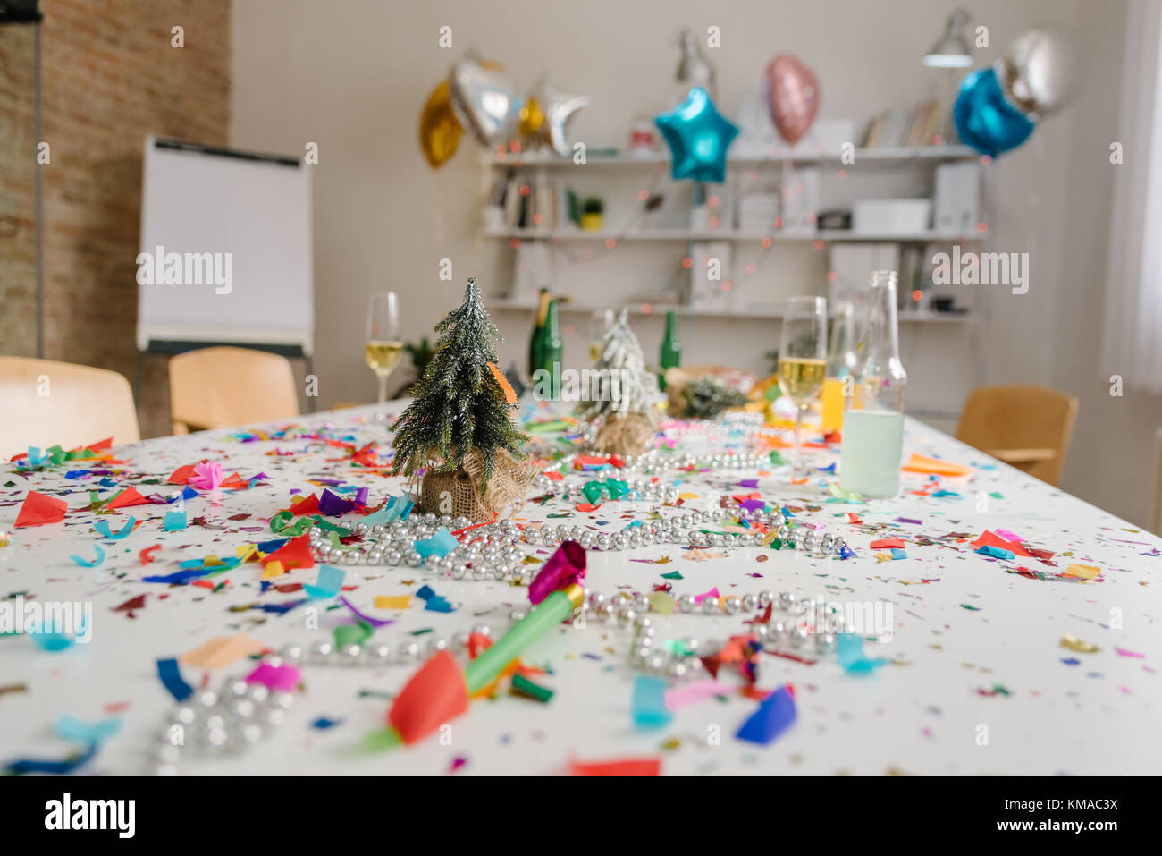 After party mess hi-res stock photography and images - Alamy