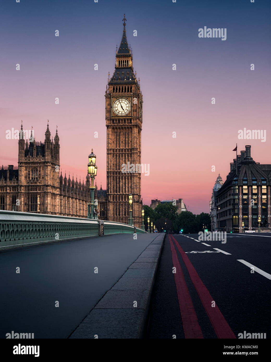 London Eye and Westminster Bridge at Sunrise Stock Photo - Alamy