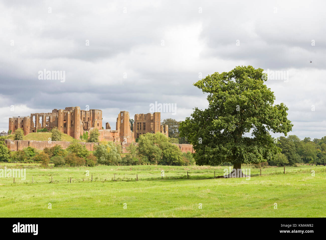 Kenilworth Castle, Kenilworth, Warwickshire, England, UK Stock Photo ...