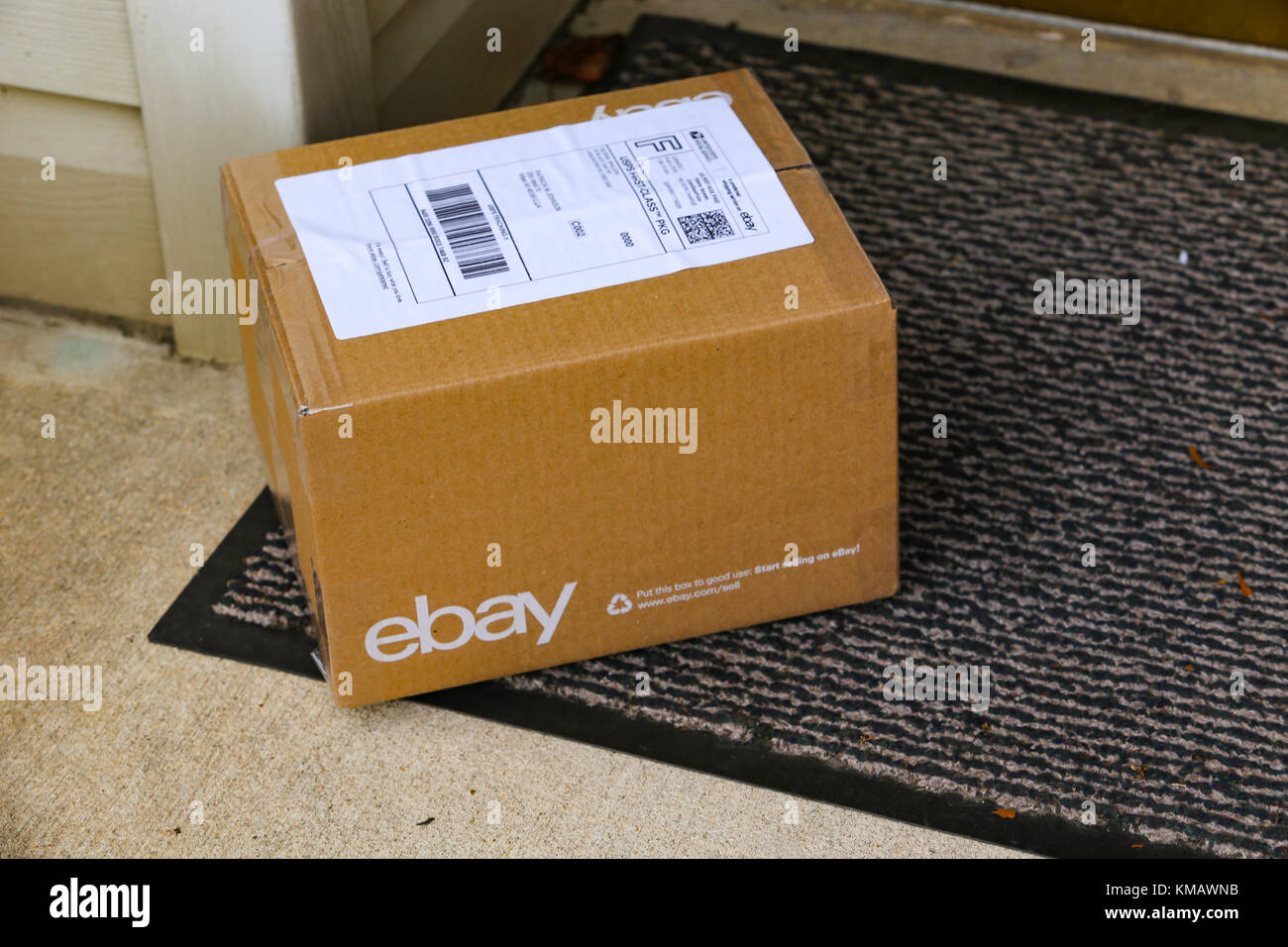 Amazon box delivered front door hi-res stock photography and images - Alamy